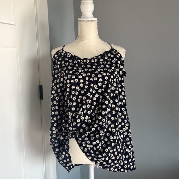 Hopely | Tops | Hopely Navy Floral Spaghetti Strap Top With Tie Front | Poshmark